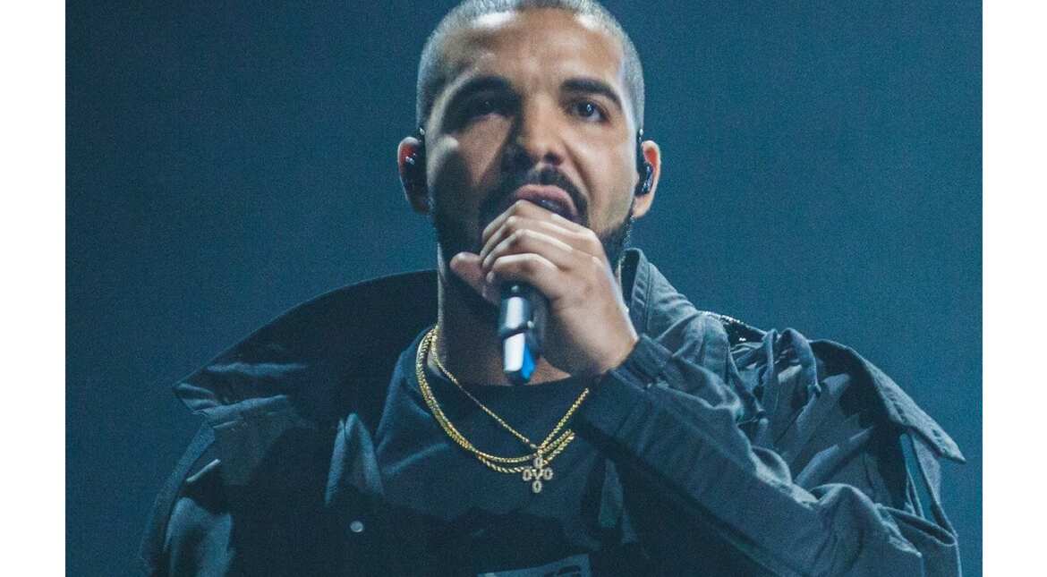 Drake breaks The Beatles' record with 7 simultaneous singles on ...