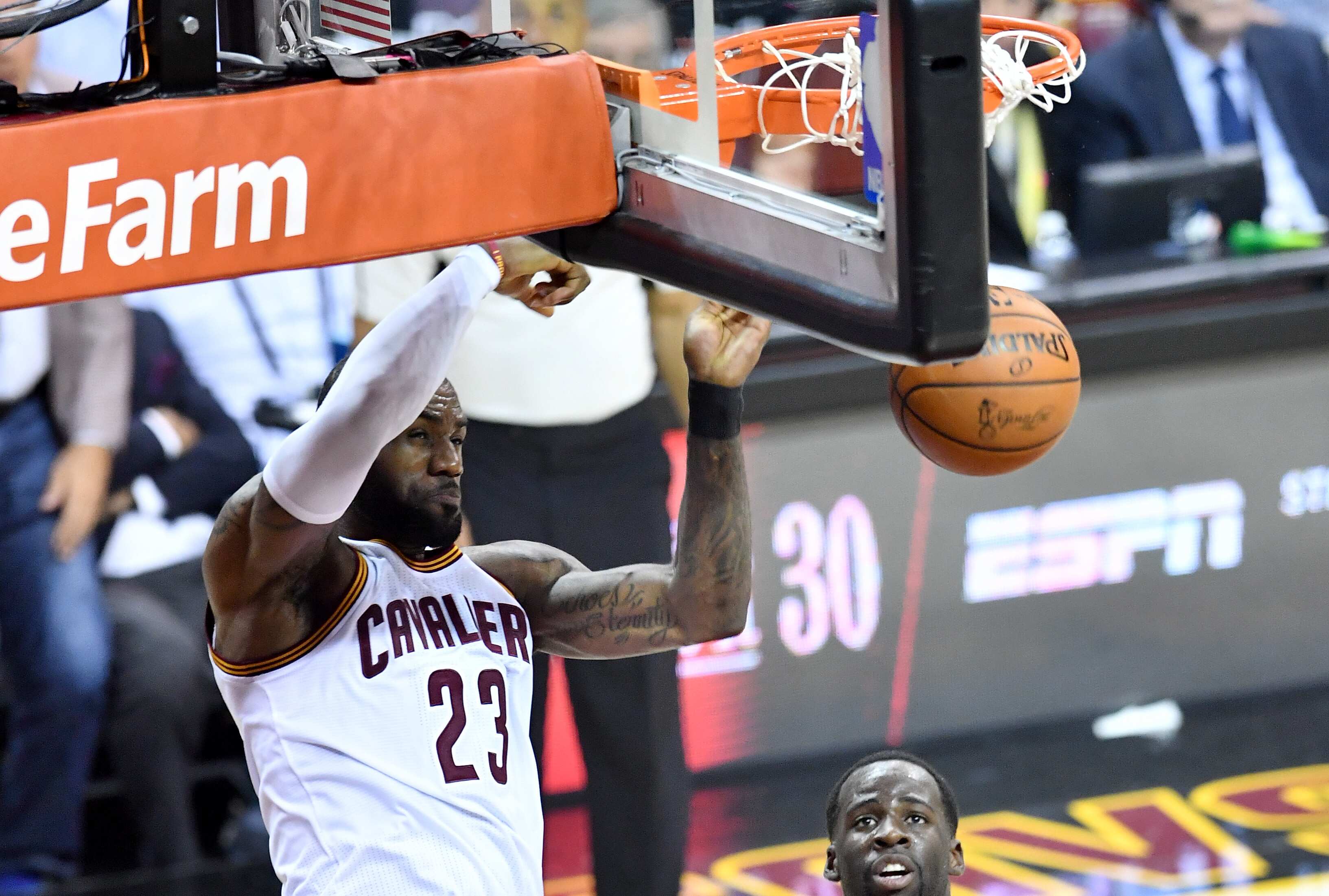 NBA finals: Cavaliers win to prevent Warriors' historic playoffs sweep ...