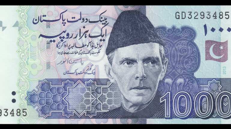 Pakistan's new rupee devaluation shows economic risk before election ...