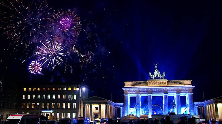Thousands enter the New Year with celebrations at Berlin's Brandenburg ...