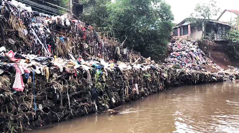 Indonesia scrubbing the 'world's dirtiest river' - Edge News