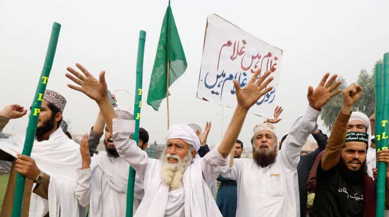 Asia Bibi case: Over 90 members of hardline groups arrested in Pak's ...