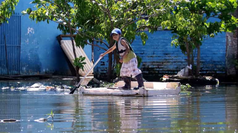 Paraguay floods leave riverside areas increasingly unhealthy - World News