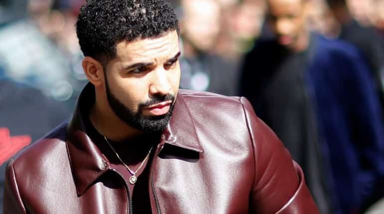 Drake tests negative for coronavirus after a night out with infected ...