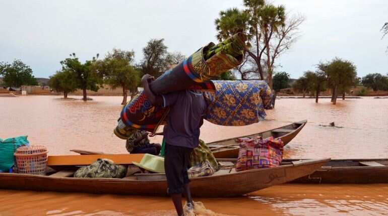 Niger floods force 23,000 from their homes - World News