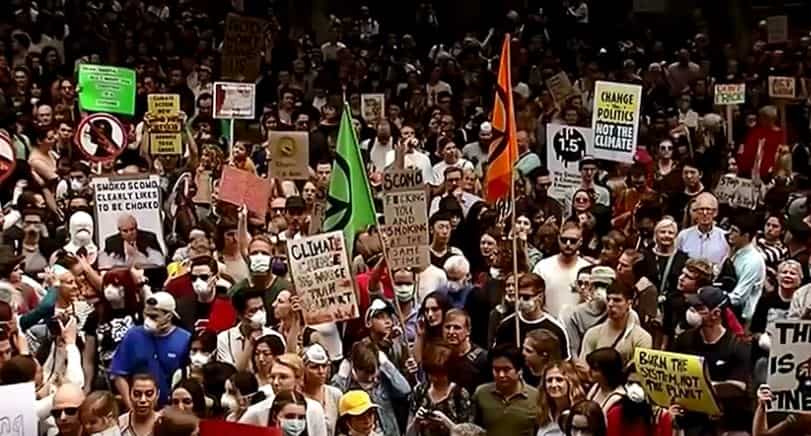 Australia: Thousands protest against climate change with bushfire in ...