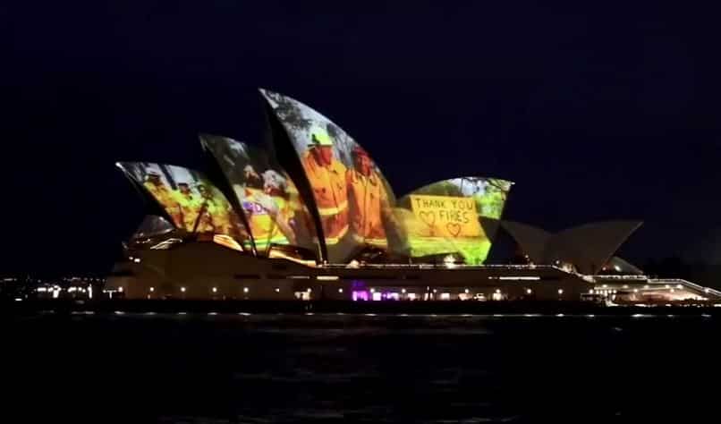 Australia bushfires: Sydney Opera House lights up in tribute to valiant ...