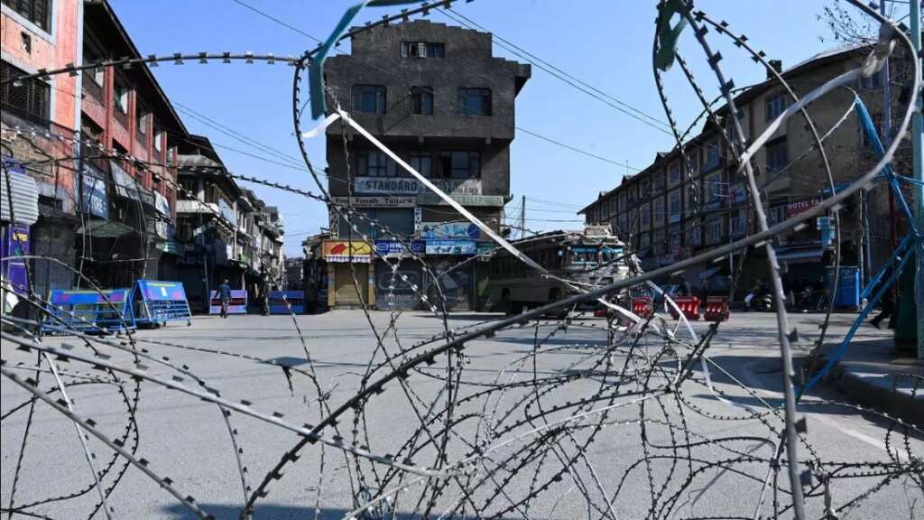 Coronavirus: Indian states under lockdown, Essentials available - India ...