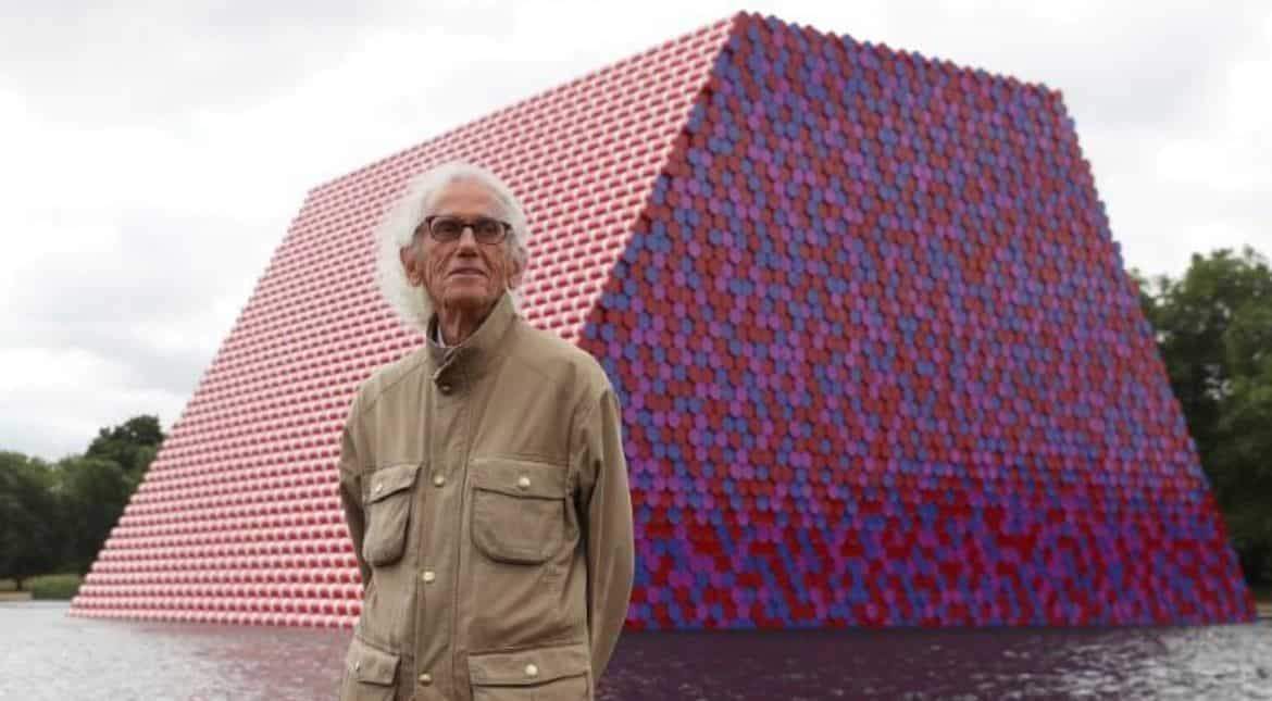 Artist Christo, known for wrapping exteriors of landmarks, dies at 84 ...