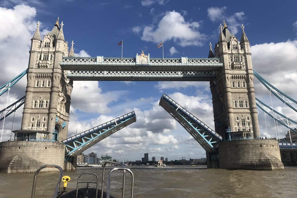 'Mechanical failures': London's famous Tower Bridge gets stuck open ...