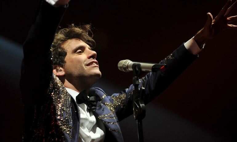 Beirut-born singer Mika to livestream concert for blast victims ...