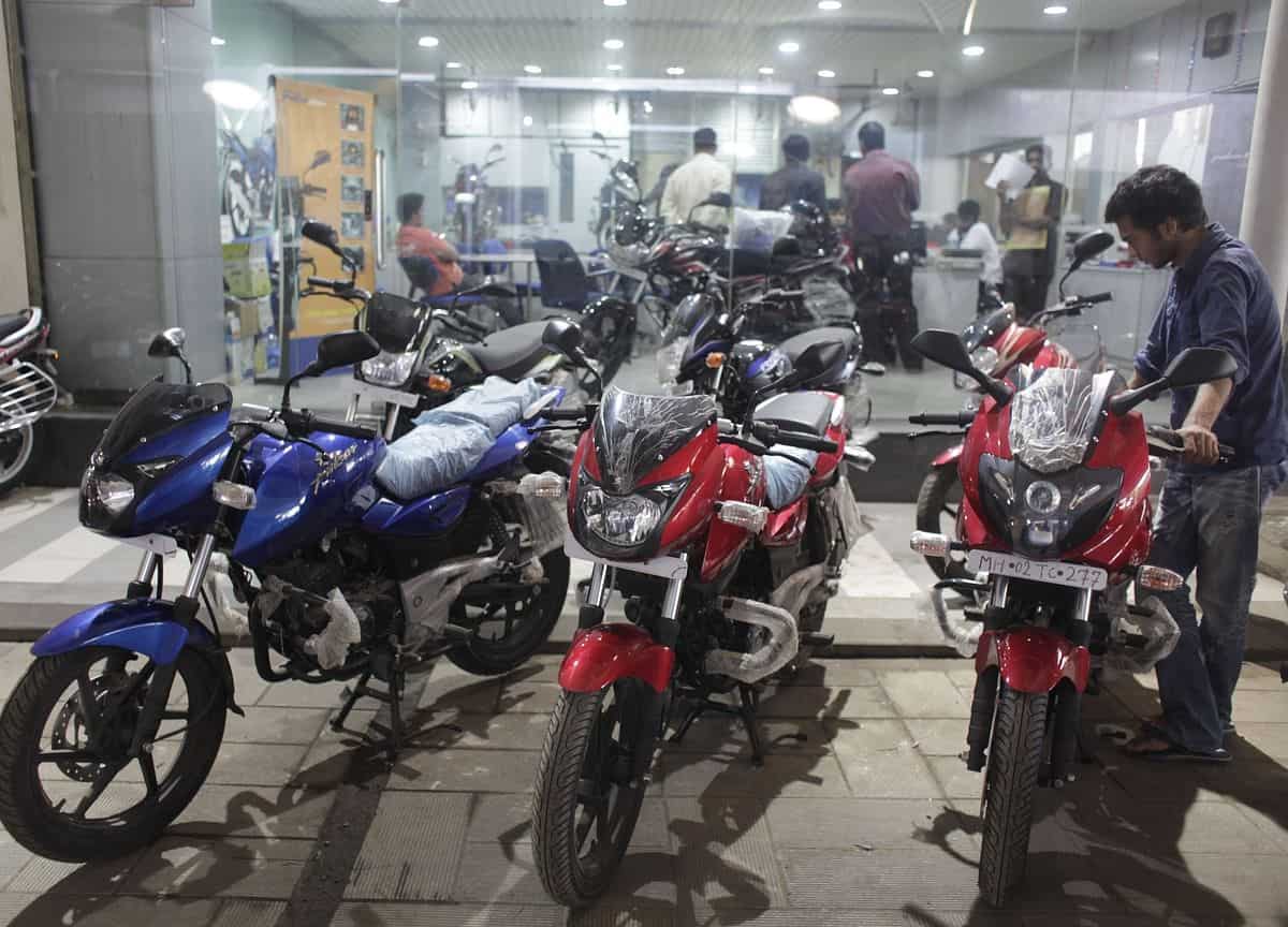 Indian carmakers drive into the fast lane - India News News