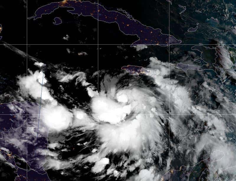 Hurricane Delta threatens Cancun, Tulum with dangerous sea surges ...