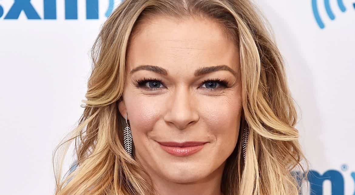 Country singer LeAnn Rimes turns to chants to relieve pandemic blues ...