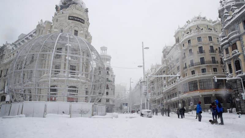 Snowstorm hit Spain goes ahead with vaccination drive - World News