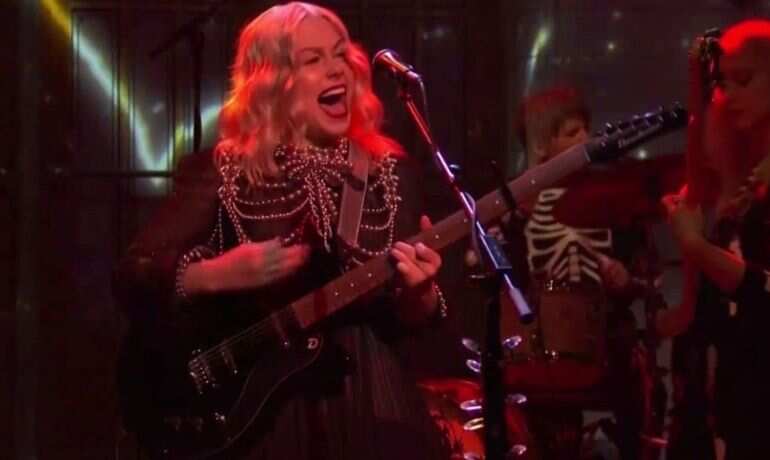 Watch: Phoebe Bridgers smashes her guitar during 'Saturday Night Live' performance ...
