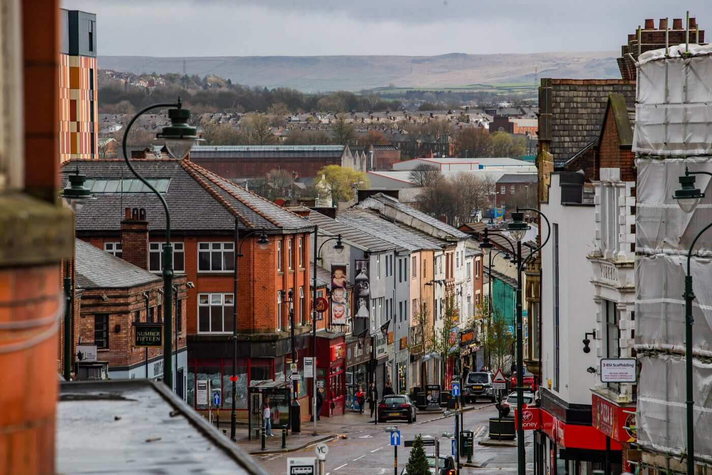 Economic impact of lockdown on UK's oldest and poorest town 'Oldham ...