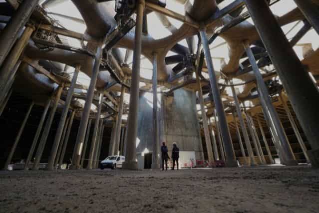 France to extend lifetime of old nuclear power plants - World News