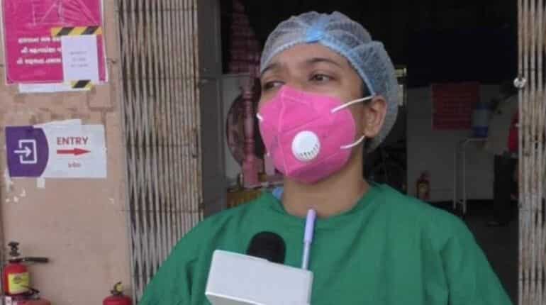 Four month pregnant nurse earns praise for helping Covid patients ...