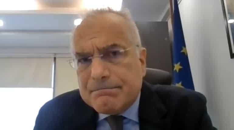 WHO-approved vaccines can be on national list for travel, says EU envoy ...