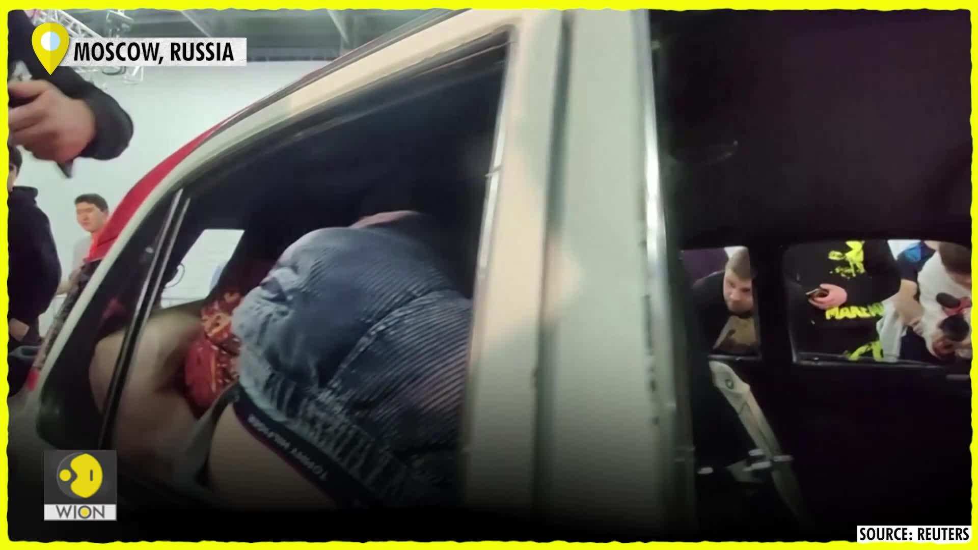 Russia: Wrestling fans took part in the first ever "car jitsu ...