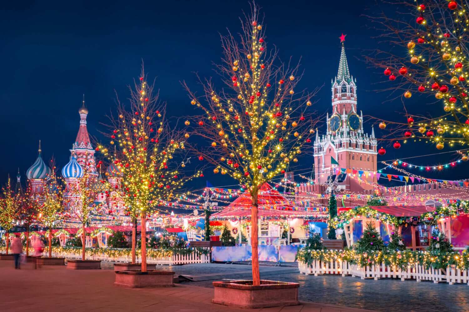 Designer trees from around the world light up Moscow's Christmas ...