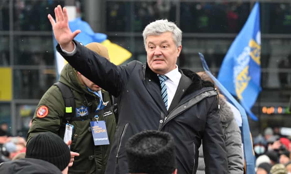 Former President Petro Poroshenko returns to Ukraine to face treason ...