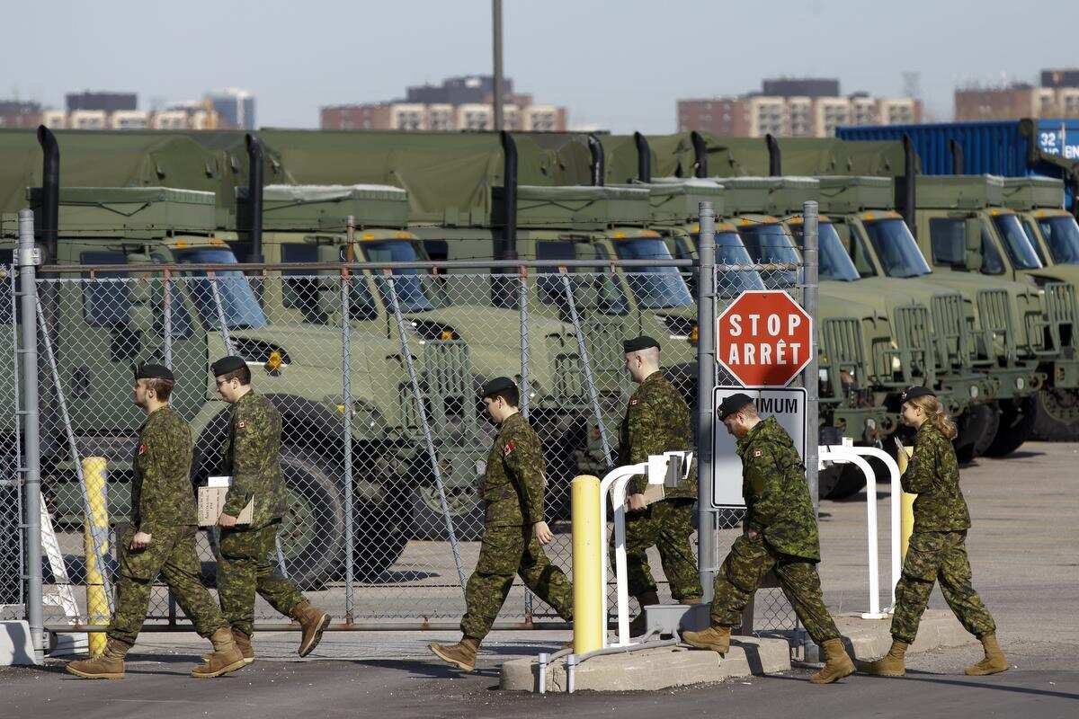 Canada: Military on standby in Ottawa as trucker protest continues ...