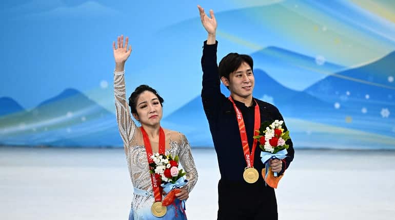 Beijing Winter Olympics: Chinese pair of Sui Wenjing and Han Cong win ...