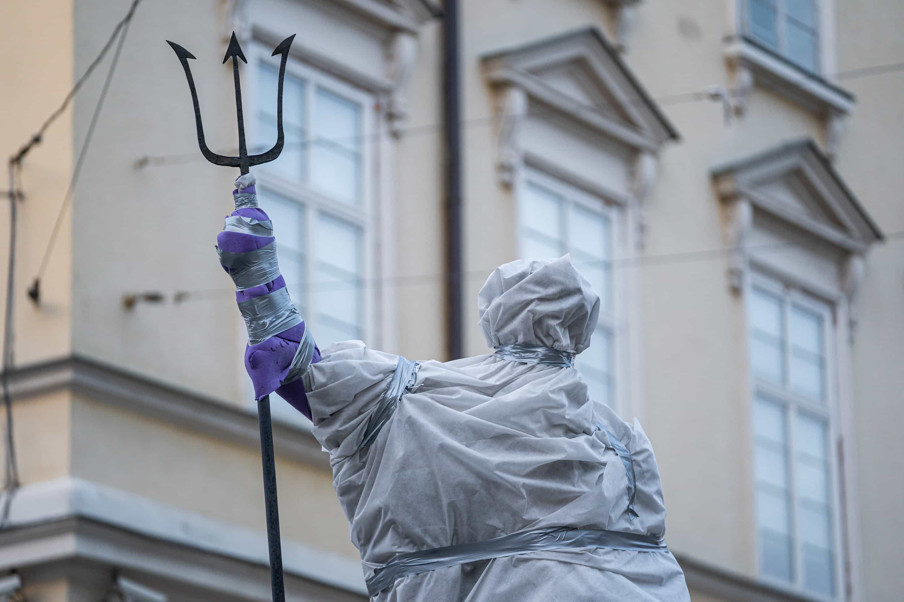 Statues wrapped in protective sheets in Lviv amid Russian invasion of ...