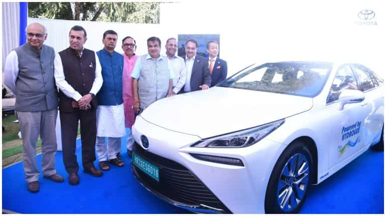 Watch | Nitin Gadkari inaugurates India's first Hydrogen-powered car ...