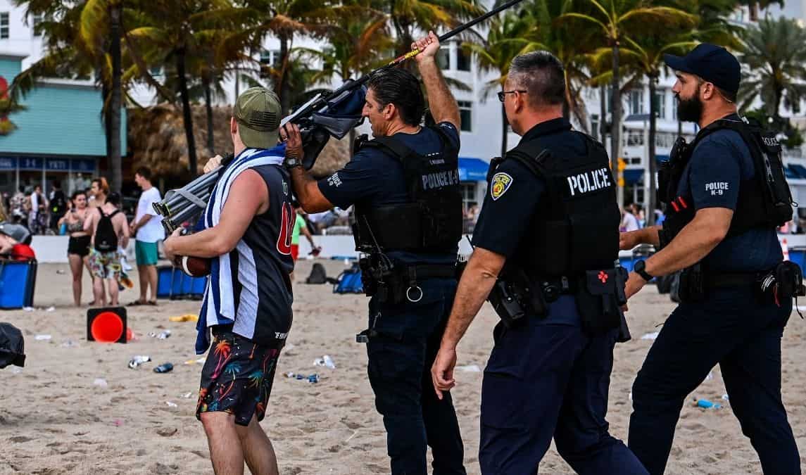 'We can't endure this anymore': Miami Beach slaps curfew on spring ...