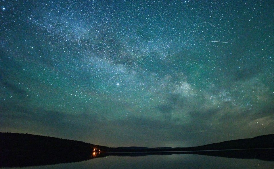 Dazzling tau Herculids meteor shower lights up sky. Check out these ...