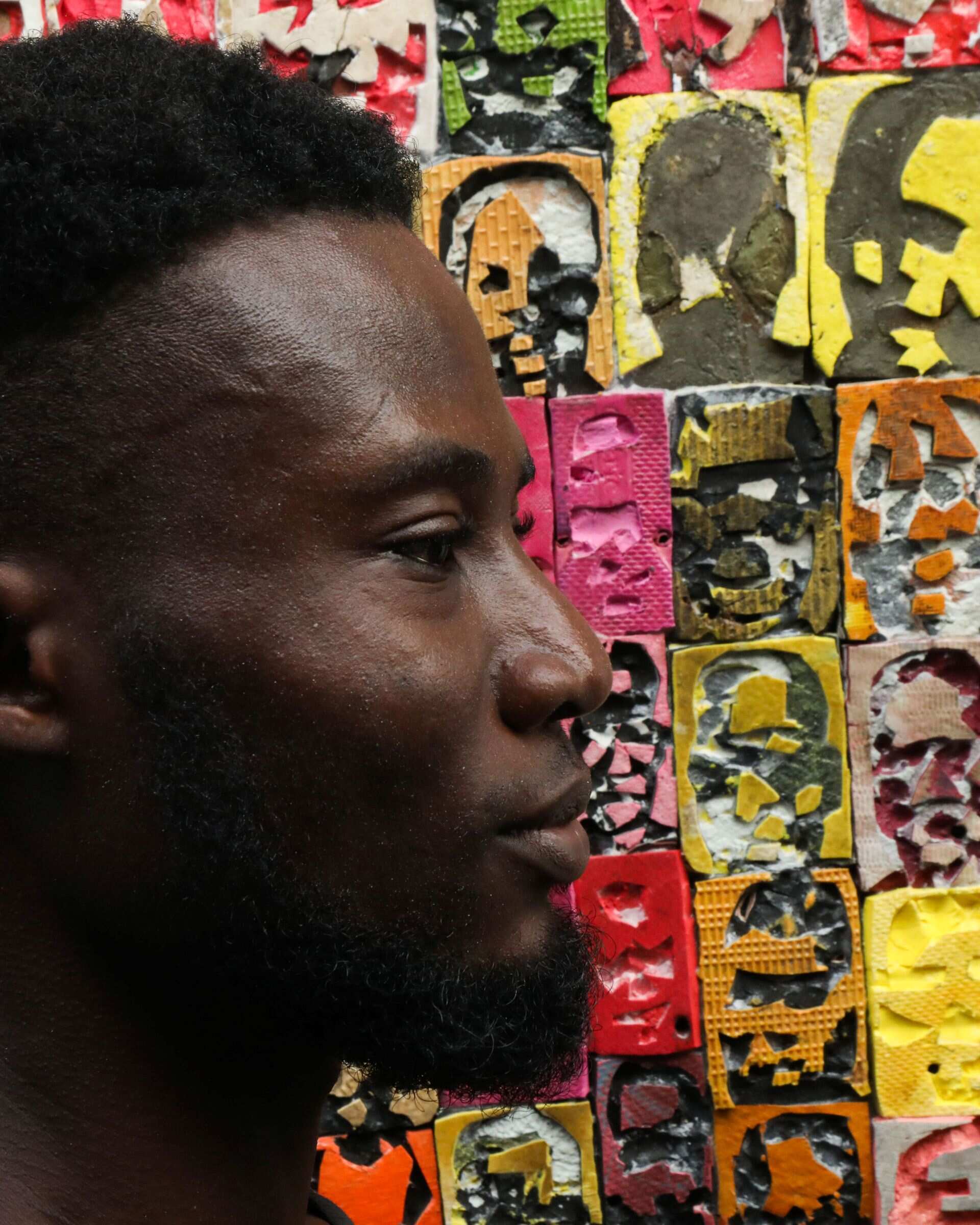 Ivorian artist recycles old phones to create artworks - Lifestyle News
