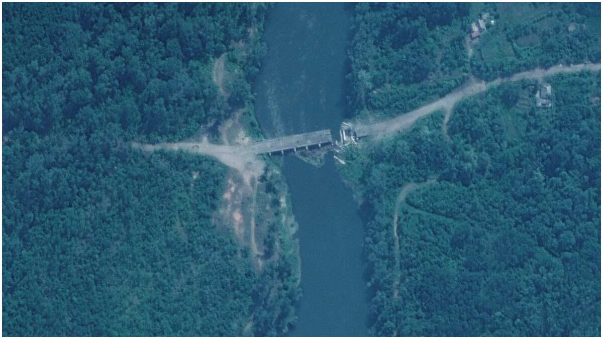 Russia destroys last bridge out of key east Ukraine city - World News
