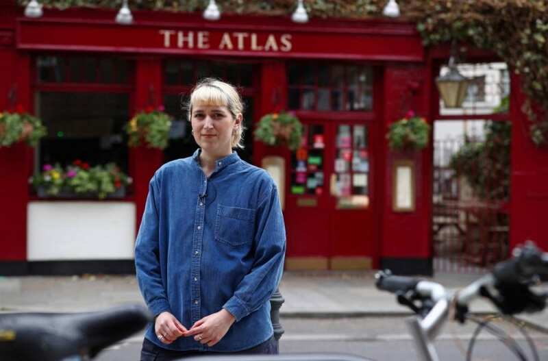 United Kingdom: Artist Lydia Wood sketches every pub in London - World News