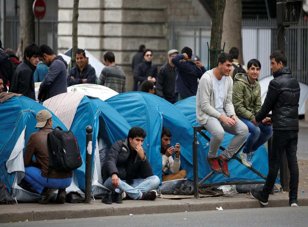 France: Asylum seekers struggle to receive residence permit - World News