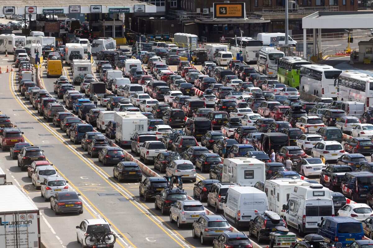 Traffic chaos at the port of Dover: Gridlock persists for travellers ...