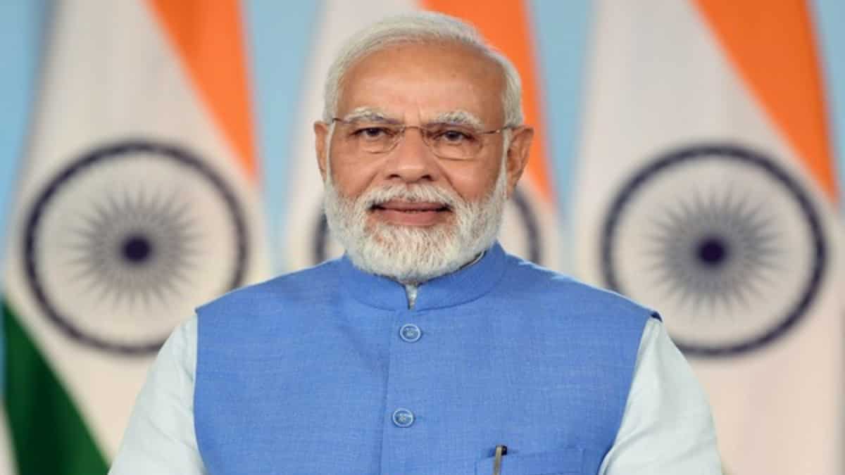 Narendra Modi changes his social media profile picture to Indian flag ...