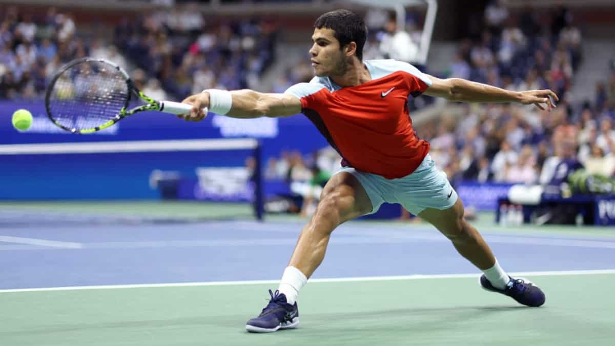 US Open: Teen sensation Carlos Alcaraz flies past Jannik Sinner to ...