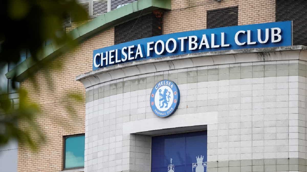Chelsea sack director Damian Willoughby for 'inappropriate messages ...