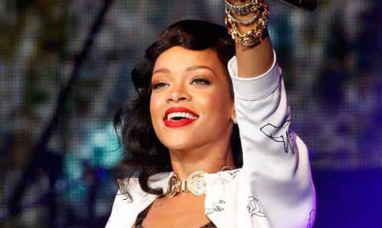 Rihanna to headline Super Bowl halftime show - Entertainment News
