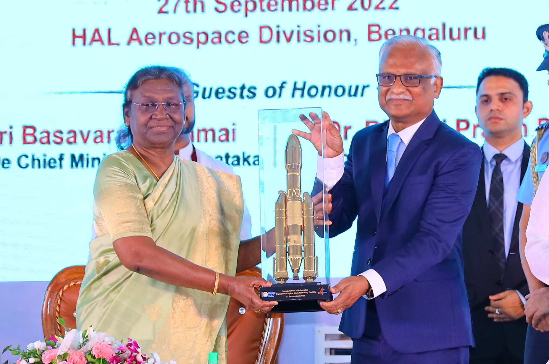 Indian President Murmu inaugurates HAL's new manufacturing facility to ...
