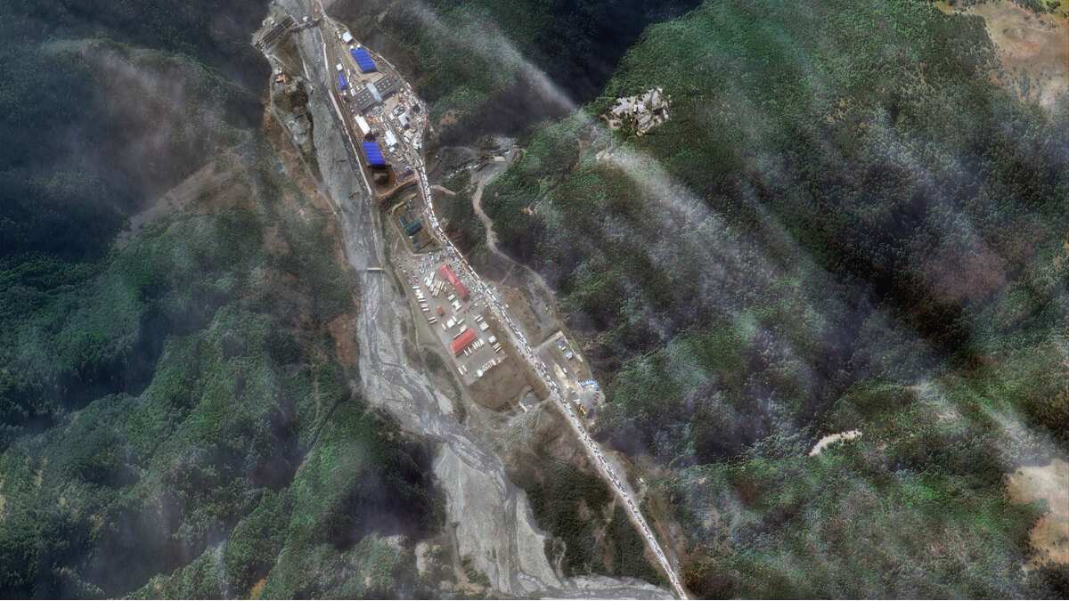 Satellite images show 10-mile-long traffic jam at Russian borders amid ...