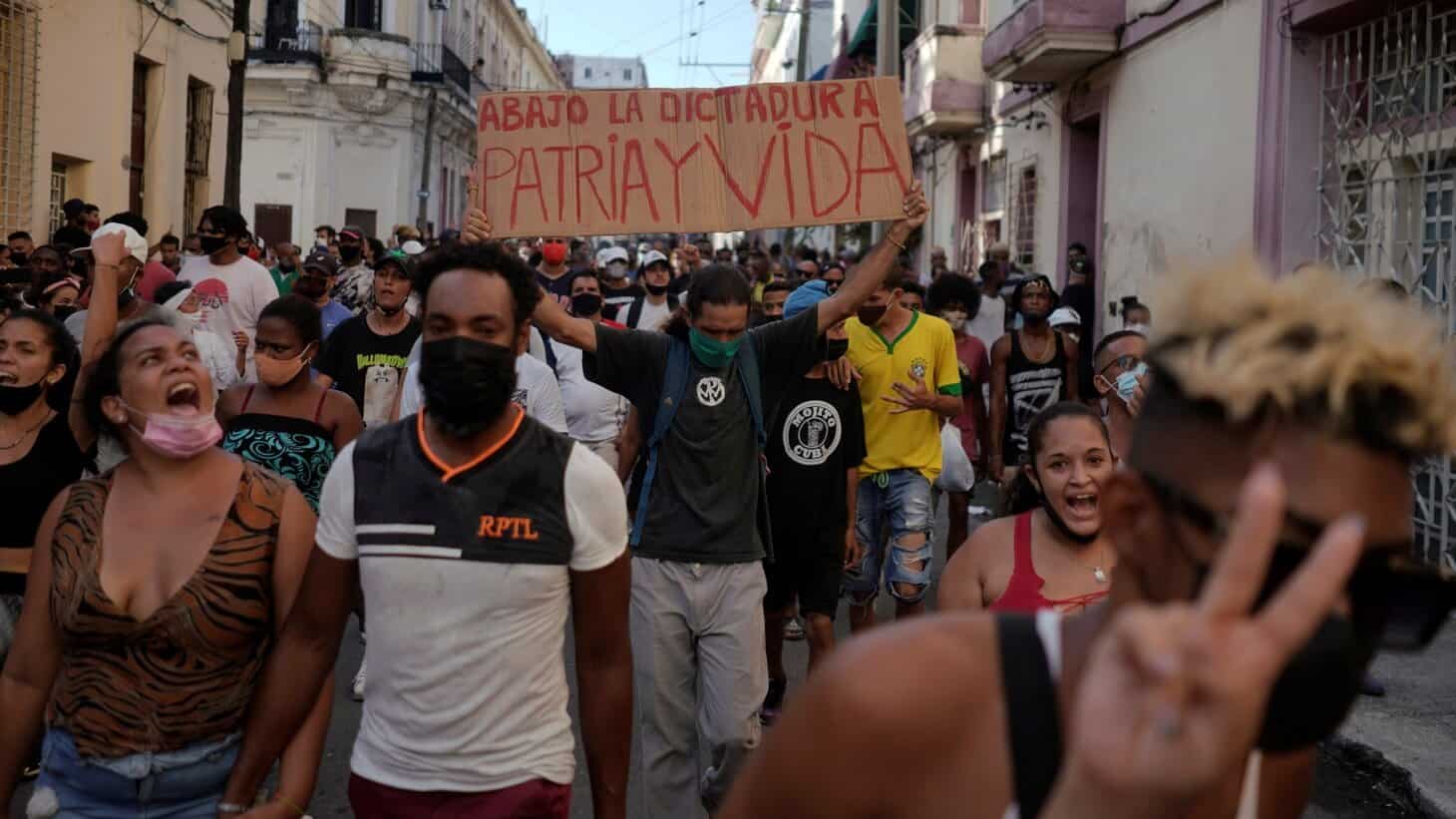 Hurricane Ian knocked out power in Cuba, protesters chant - turn on the ...