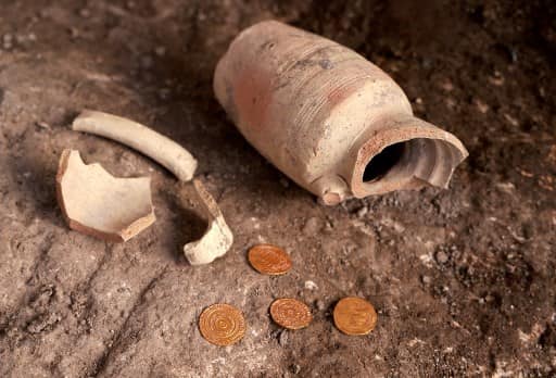 Israel: Archaeologists discover 44 pure gold coins of seventh century ...