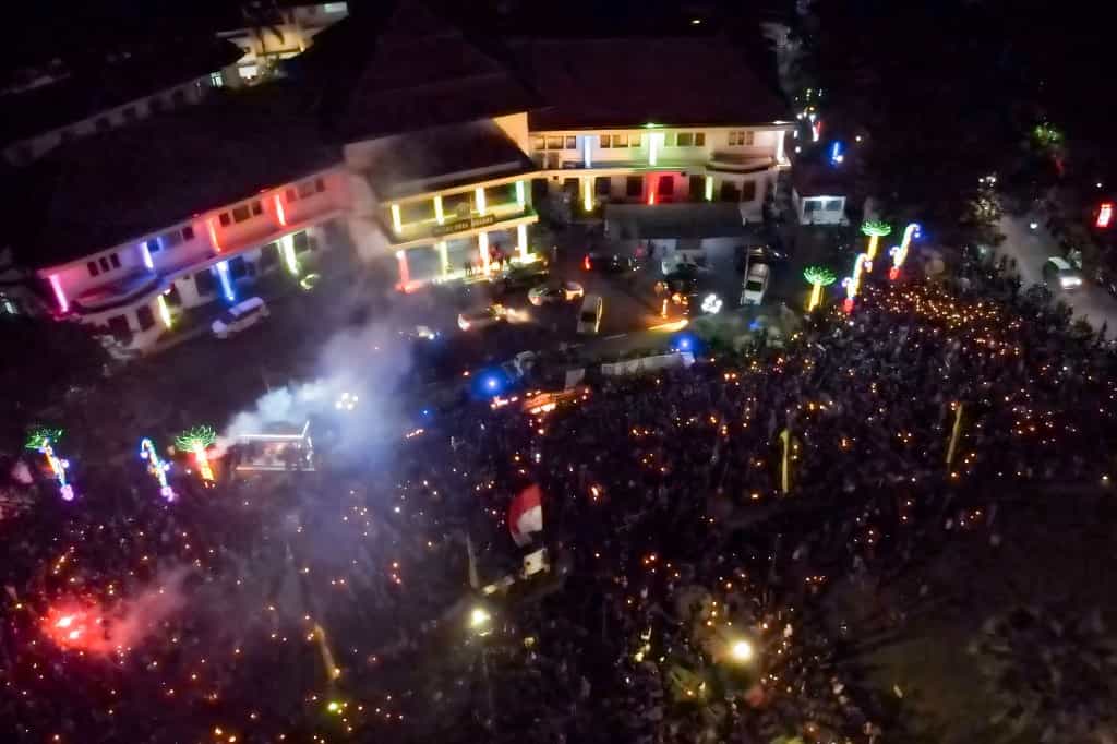 Witnesses blame Indonesian police for their response to football riot ...