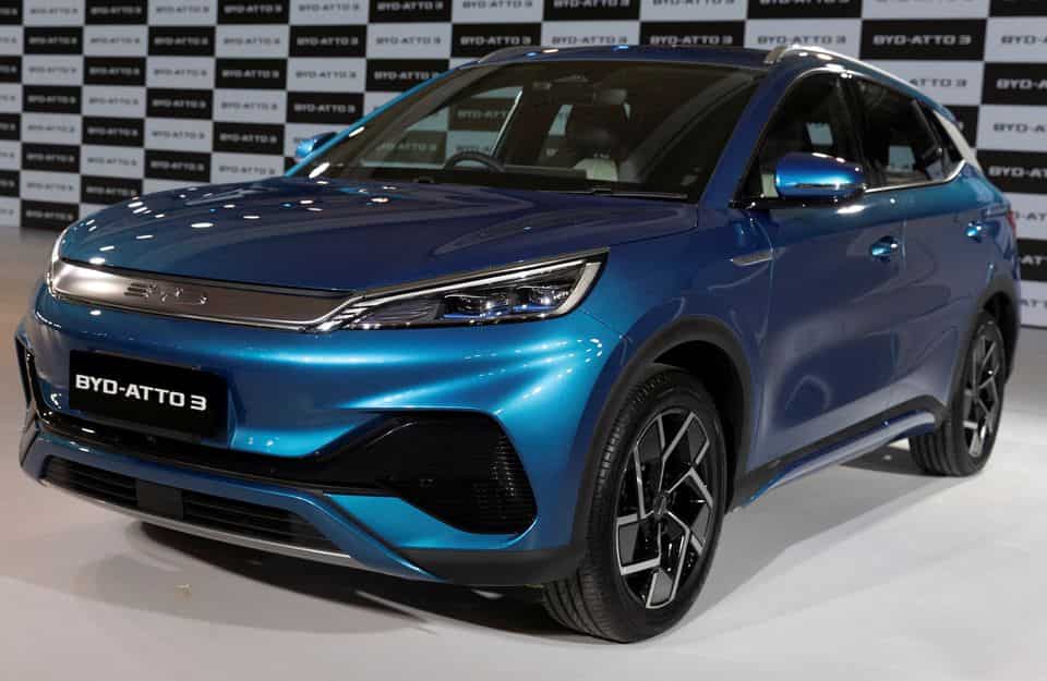 Warren Buffet-backed Chinese firm BYD debuts in India, starts booking ...