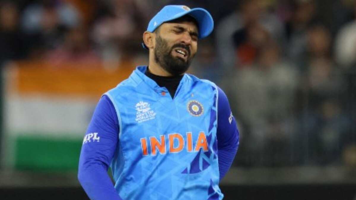 T20 World Cup: India's Dinesh Karthik suffers back injury, doubtful for ...