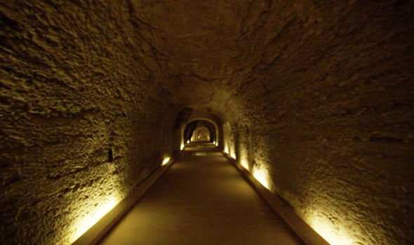Egypt: Huge tunnel discovered beneath temple, can lead to Cleopatra's ...